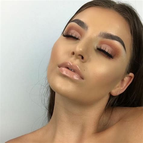 Pin By Jovanovic Ljubinka On Make Up Nude Makeup Glowing Makeup
