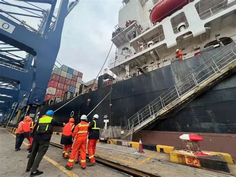 高压岸电全覆盖全投用，东方大港再破“绿电密码”凤凰网宁波 凤凰网