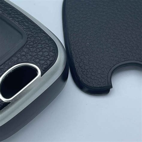 قیمت و خرید کاور ریموت و سوئیچ خودرو ام آر جی مدل 114 طرح چرمی مناسب