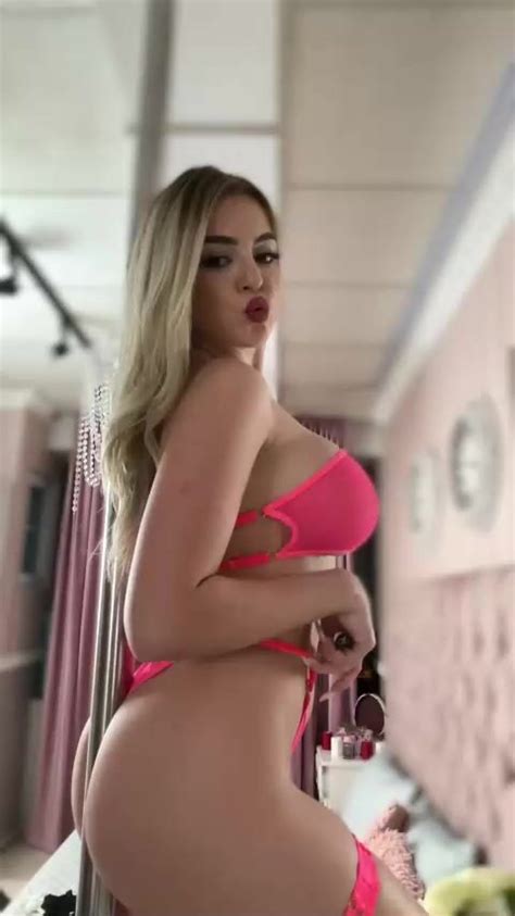 BlairAvery Webcam Video She Was My Night Sex Queen