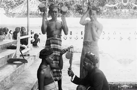 Seni Debus Santri Dalam Reportase Jurnalis Belanda Tahun 1888 National Geographic