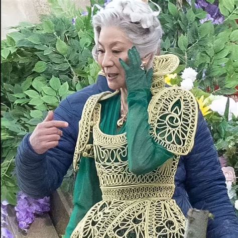 Dochilove On Twitter 미셸 여 Michelle Yeoh 토니상을 수상한 브로드웨이 뮤지컬 Wicked 위키드 의 2부작 각색 영화 촬영 사진