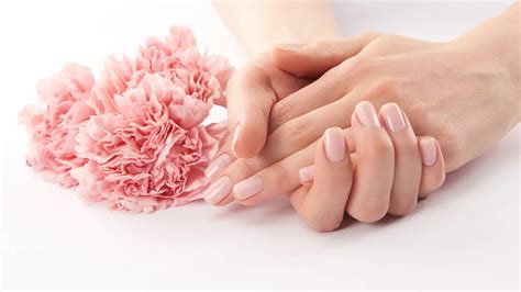 Секреты модного маникюра на май 2025 тренды которые стоит попробовать каждой