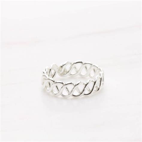 Minimalist Sterling Silver Interlocking Toe Ring