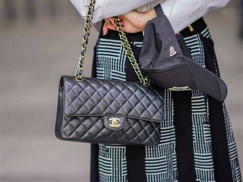 Образы с сумкой шанель - 90 фото