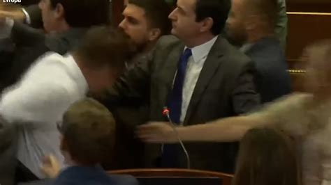 Инцидент во Собранието на Косово