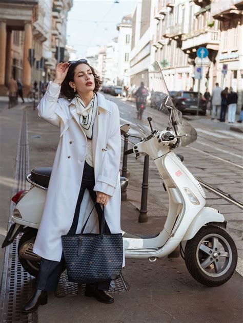 Trench Coat Chiếc áo Măng Tô Nhẹ Nhàng Sang Trọng Không Thể Thiếu Mùa