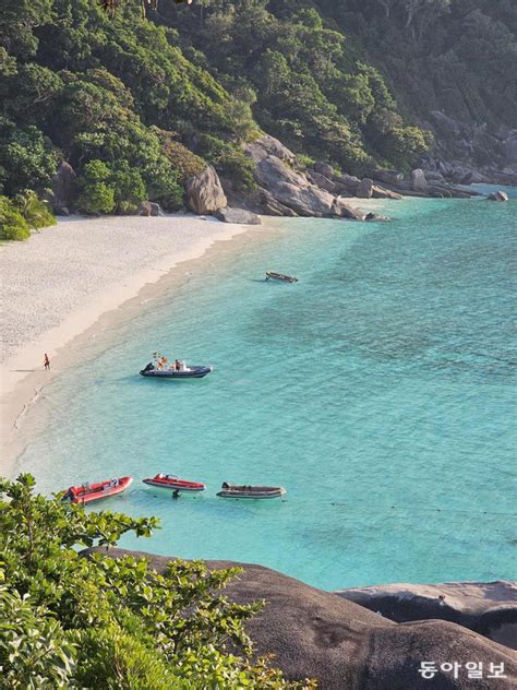 투명한 아이스 블루 해변 바닷 속은 난리다 난리” 전승훈 기자의 아트로드