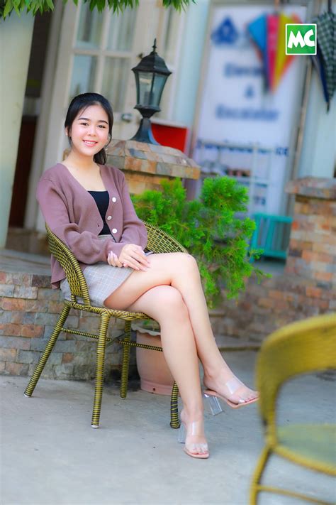 မော်ဒယ် သရုပ်ဆောင် ဖုန်းသီရိကျော် ရဲ့ အလှပုံရိပ်