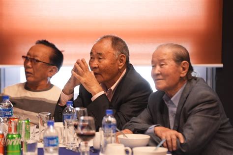 Зам тээврийн хөгжлийн сайд С Бямбацогт ахмадууддаа хүндэтгэл үзүүллээ