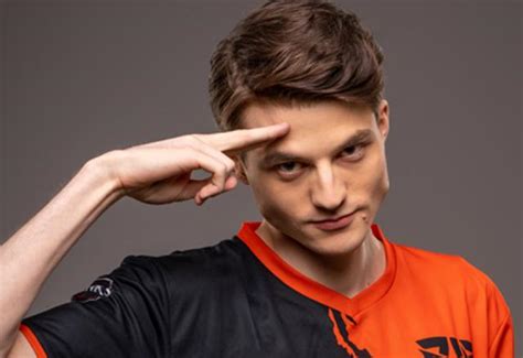 Lol Pro Player Alemão é Demitido Por Alusão Ao Nazismo Sbt
