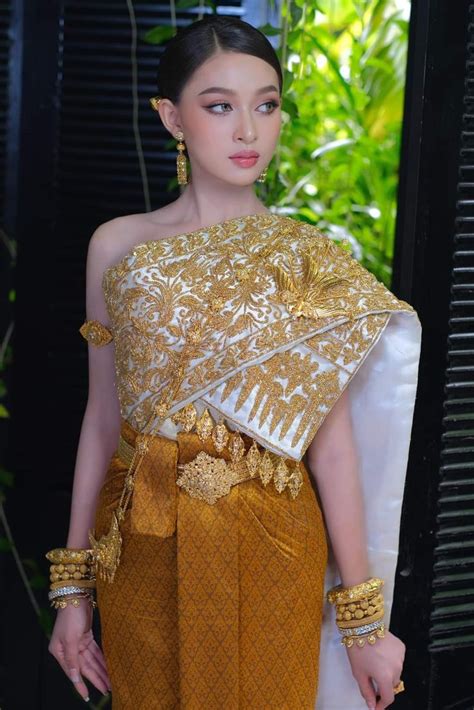 🇰🇭 កម្ពុជា 🇰🇭 Luxuries Cambodian Bridal Dresses ⚜️ Cambodia Traditional Wedding Costumes ⚜️ In