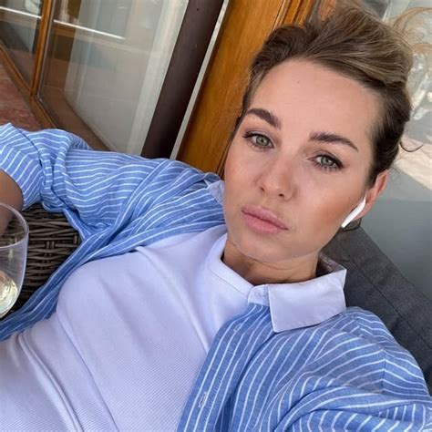 Julia Romanivna Julia Matsi • Threads Say More