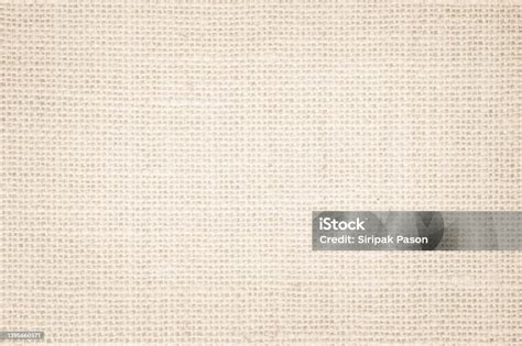 주트 헤시안 자루 클로스 트림 캔버스 직조 질감 배경 패턴 에 라이트 베이 지 크림 갈색 색상 블랭크 천연 직조 섬유 린넨과 면 천 감촉은 장식을 위해 깨끗 하 게 비어