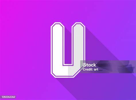 V 글꼴 문자 보라색 그라데이션 배경에 긴 그림자와 현대 동적 디자인 로고 브랜드 라벨 디자인 요소 응용 프로그램 등을 위해 벡터 일러스트레이션 0명에 대한 스톡 벡터 아트