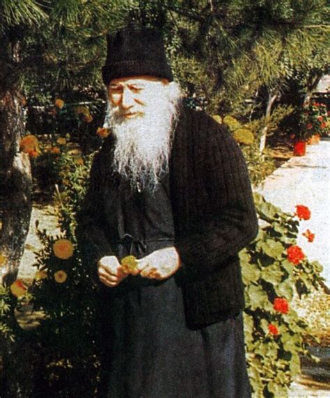 Ασε τα σκιαχτρα του κοσμου τουτου πιασε φιλια με τον Χριστο Τον