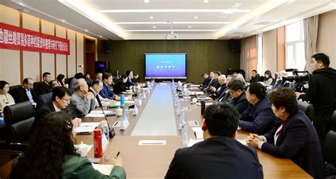 国家社科基金重大项目“清代北部边疆丝路贸易多语种档案资料整理与研究”开题论证会暨“多语种文献与中国边疆史研究”学术论坛在我校召开 内蒙古师范