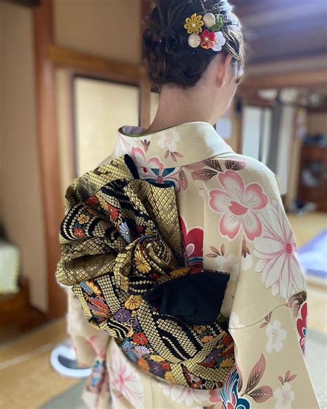 お振袖を結婚式に。 きものレッスン まるみ庵
