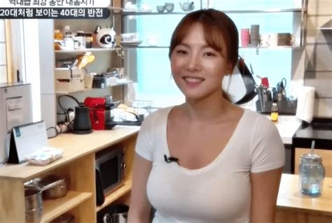 20대 남자들이 줄서고 있다는 43세 애엄마 정체 사진 포스트쉐어