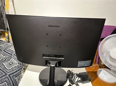 Samsung C24F390FHU 24" HD Curved Monitor in WC1X London für 60,00 £ zum ...