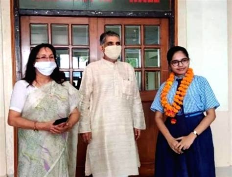 Free Photo Cbse Class 12 Topper Divyanshi Jain