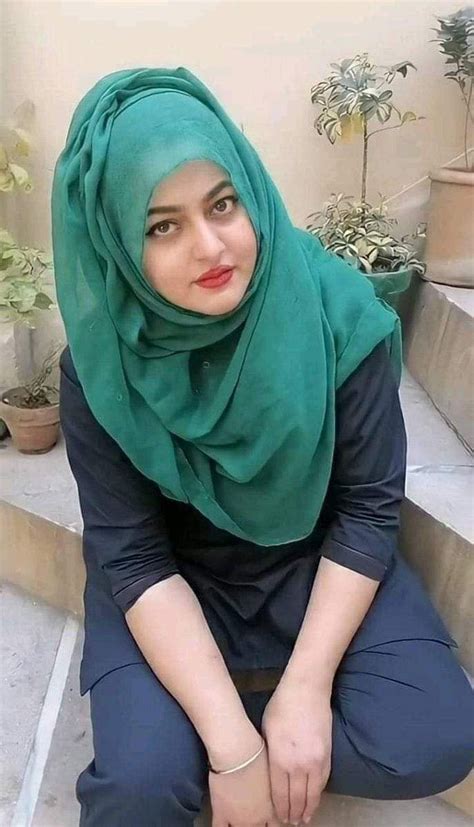 Pin By العقرب الابيض On لما تشوف انه فعلا سلطانة زمانها Beautiful Muslim Women Muslim Women