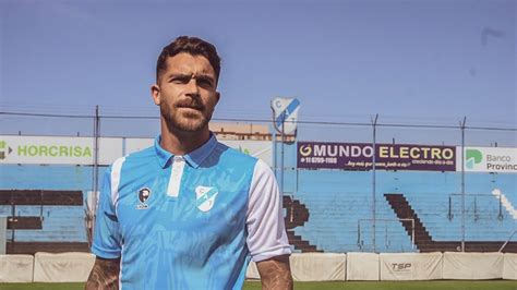 La Hinchada Del Dim Arremete Nuevamente Contra Adrián Arregui Tras Su