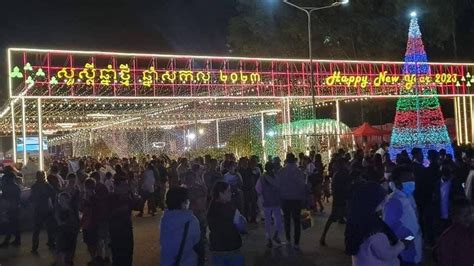 ភ្ញៀវទេសចរ ២លាននាក់ ធ្វើដំណើរកម្សាន្តទូទាំងប្រទេសឆ្លងឆ្នាំសកល២ថ្ងៃនេះ កើនឡើង ជាង ៧៦ Cnc News