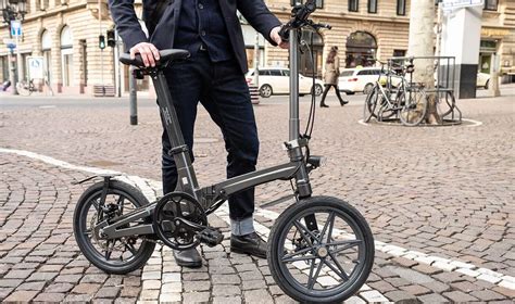 Aksesoris Sepeda Lipat Yang Bakal Bikin Gowes Lebih Nyaman