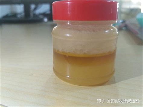 蜂蜜放久了有白色固体 蜂蜜沉淀白色是什么原因 知乎