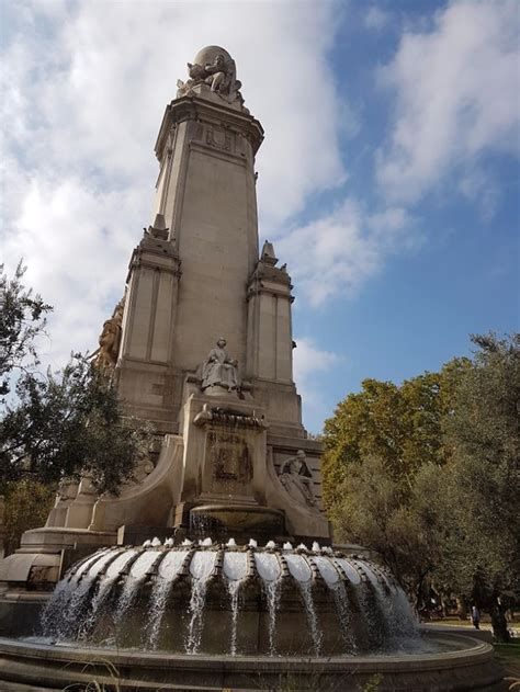 De Fontein Op Plaza De Espana Foto Anita Van Wijngaardens Reisblog