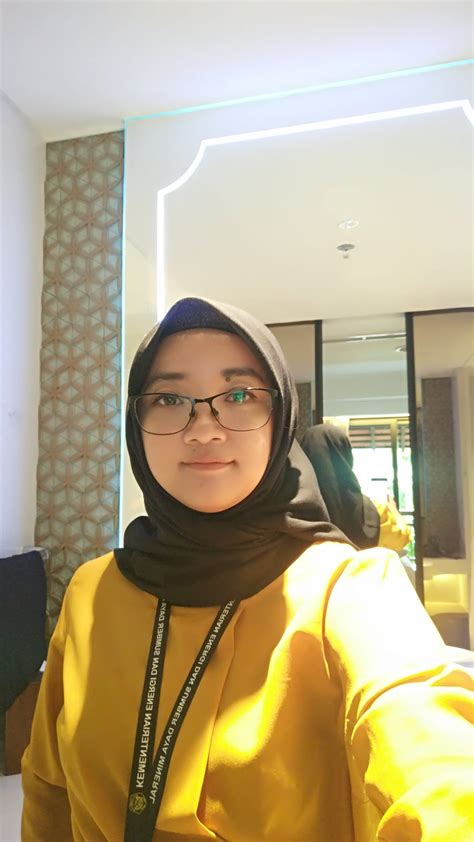 lulut yuni susanti medium