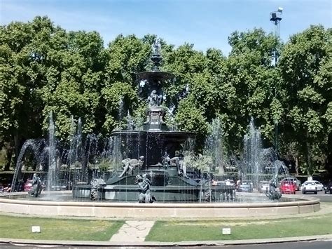 Fotos Gratis Monumento Parque Memorial Plaza De La Ciudad Fuente De Agua 2560x1920