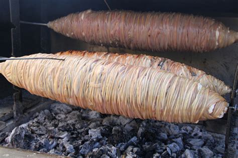 나무로 구운 오븐에서 양 장으로 만든 터키 길거리 음식 코코렉 0명에 대한 스톡 사진 및 기타 이미지 0명 거리 고기 Istock