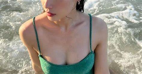 รวมรูปภาพของ วิว วรรณรท ในลุคแฟชั่นชุดว่ายน้ำ ทั้งแซ่บทั้งใส สาวๆ น่าลองใส่ตาม รูปที่ 41 จาก 44