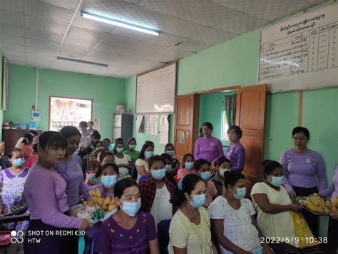 နတ်မောက်မြို့နယ်တွင် ကိုယ်ဝန်ဆောင်မိခင်များအား အာဟာရဖြစ်စေမည့် အစားအစာများ ထောက်ပံ့ပေး