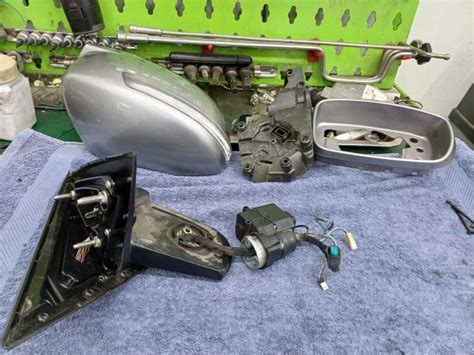 제네시스 자동차 우측 백밀러가 접히지 않고 드륵 드르륵 모터 돌아가는 소리만 들림 제네시스 사이드미러 접힘 안되는 고장 수리백미러 모터 기어 고장 수리사이드미러 기어