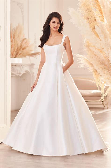 Wedding Dresses By Paloma Blanca 4952 Weddingwire Ca
