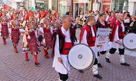 Х Юбилеен фестивал „Хайдушка софра“ в Хасково Xnews