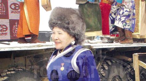 МУАЖ Ж Нансалмаа Адуу мэддэг болгон морь дуулдаггүй юм