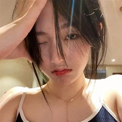女生头像纯欲风高级质感 纯欲风格女生头像图片真人 2 配图网