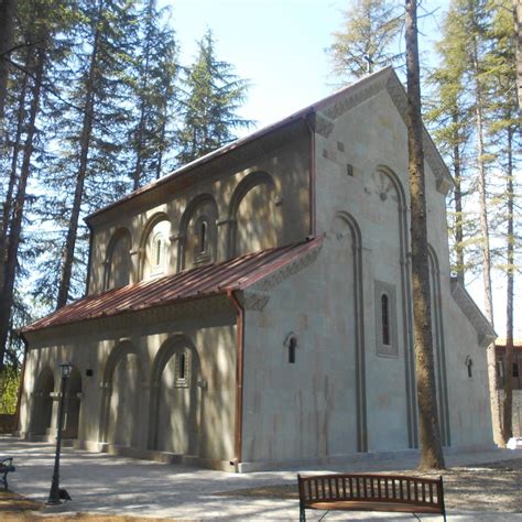 ქვედა ბახვის წმ მარინეს სახელობის ტაძარი Kveda Bakhvi