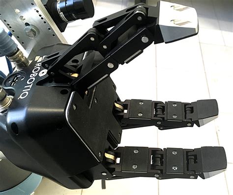 Robotiq 3 Finger Gripper Research Image