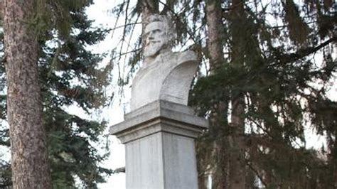 България чества 177 ата годишнина от рождението на Христо Ботев Nova