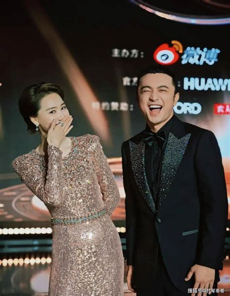 41岁主持人王冠官宣婚讯，晒与老公牵手合照，与唐嫣尼格买提是好友爱情个人私生活