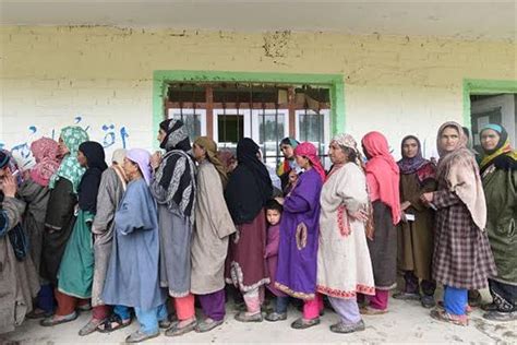 Srinagar Parliamentary Constituency Records 5 07 Percent Till 9am