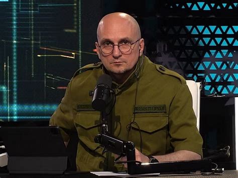 Жен вернувшихся с СВО российских бойцов призвали терпеть побои и целовать ноги песочница