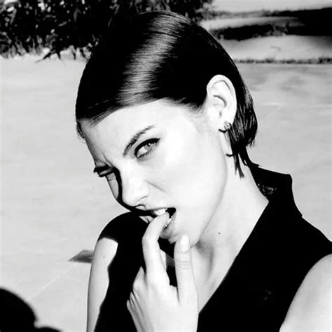 Lauren Knows She Is A Goddess Scrolller