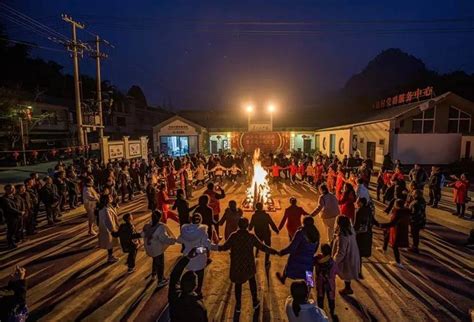 四川青神：借“萤”生金，铺就乡村振兴坦途萤火虫竹里青神县