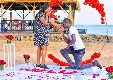 Is This Guy Romantic Or A Simp See Photos